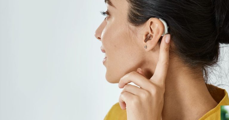 Hearing Aid Feedback And Whistling Causes And Quick Fixes Hearing And Me